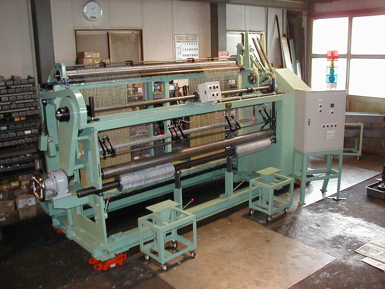 Hexagonal wire netting machine – TANISAKA IRON WORKS, LTD.